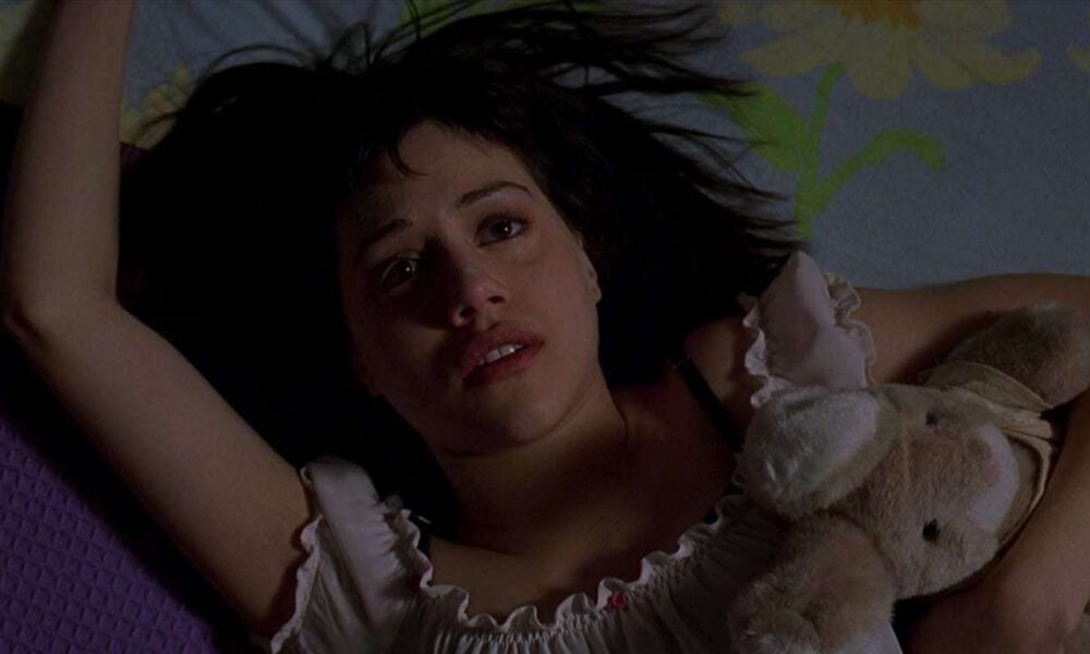 [REVIEW] ‘Cherry Falls’ (1999) Brittany Murphy Shines in This Cult Classic Slasher - Horror Press