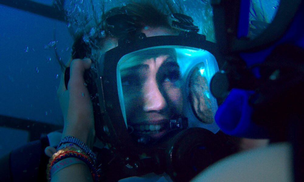 High-Stakes Suspense and Trick Endings: A Review of ‘47 Meters Down ...